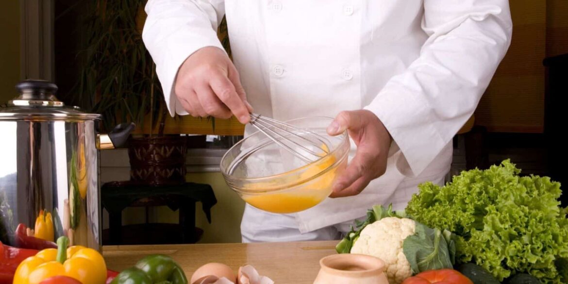 Living Well With Keto – Maximise your chances of living a longer and ...